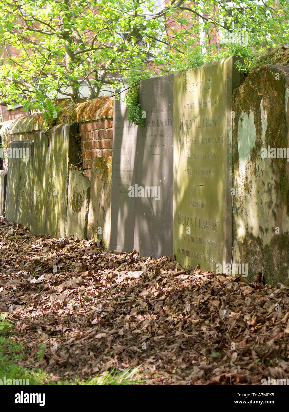 Graveyard wall hi-res stock photography and images - Alamy