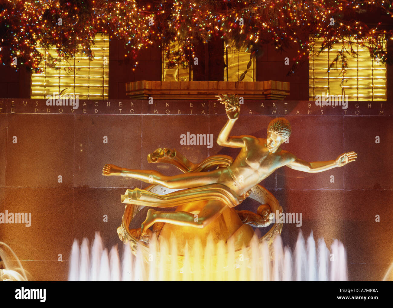 USA, New York, New York City, Statue of Prometheus, Rockafller Center ...