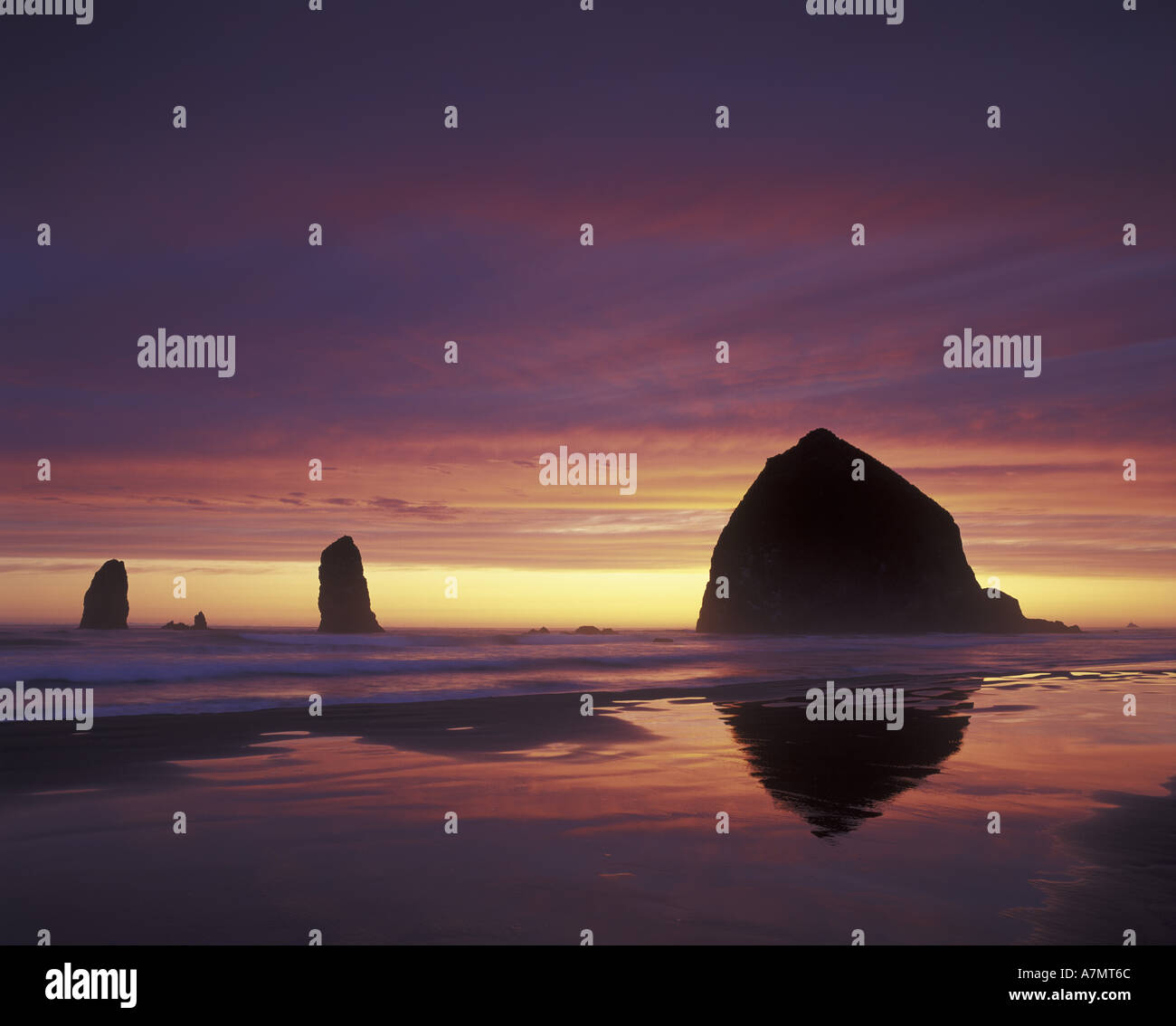 Giant haystack hi-res stock photography and images - Alamy
