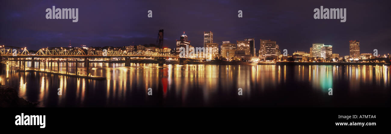Portland waterfront panoramic hi-res stock photography and images - Alamy