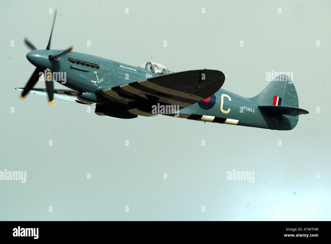Second world war spitfire hi-res stock photography and images - Alamy