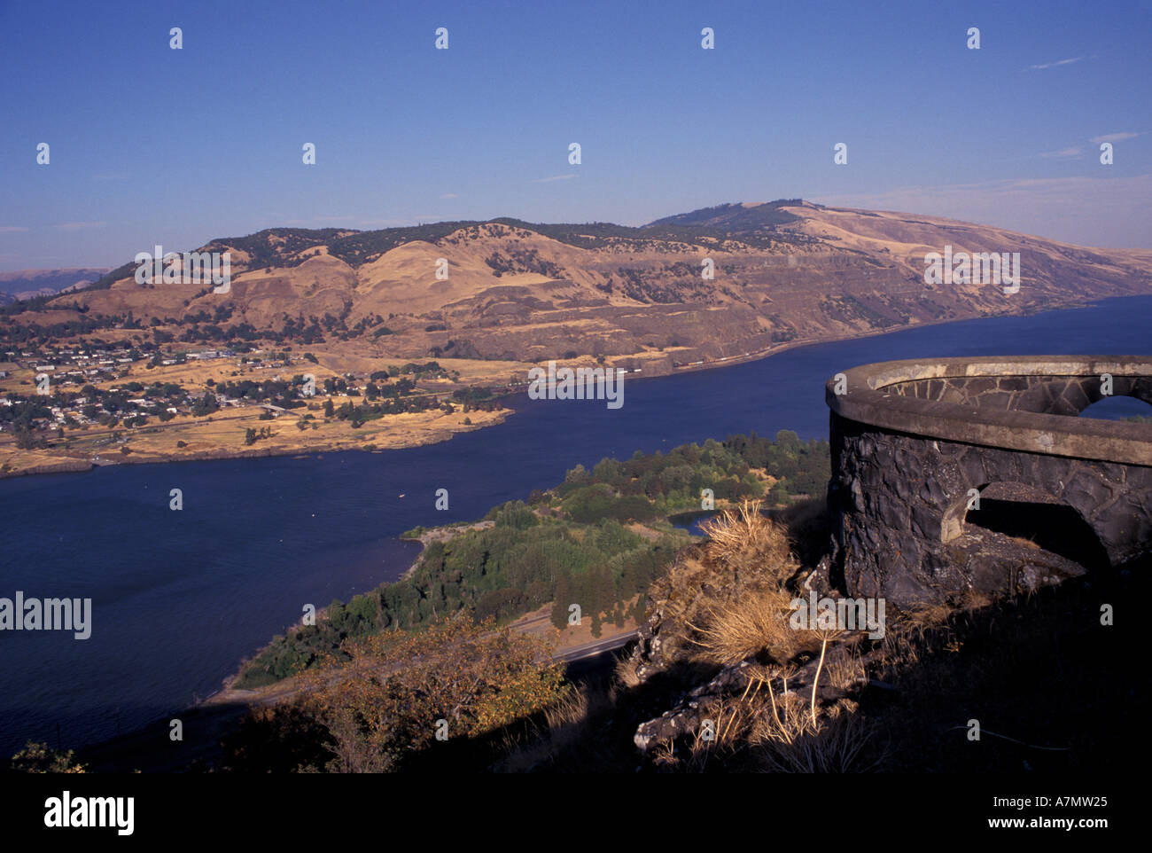 USA, Lewis and Clark Trail, Oregon, Mayer State Park, Columbia River ...