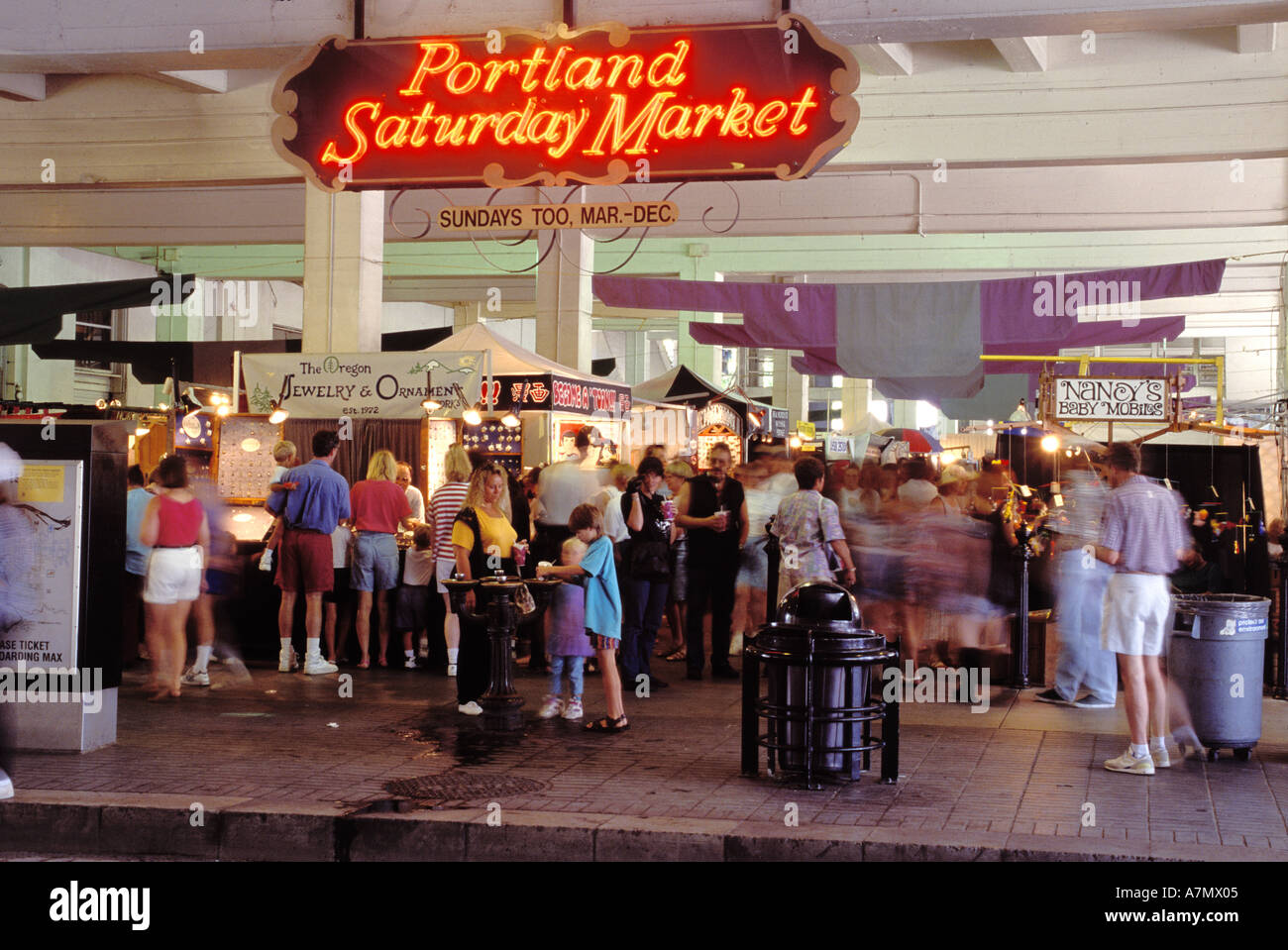 Portland saturday market hi-res stock photography and images - Alamy