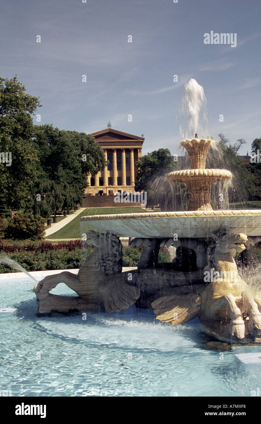 USA, Pennsylvania, Philadelphia. Fairmont Park fountain and Museum of ...