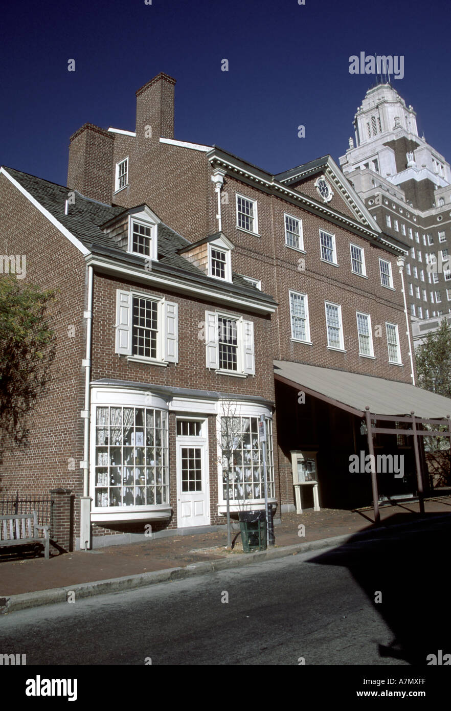 Philadelphia city tavern hi-res stock photography and images - Alamy