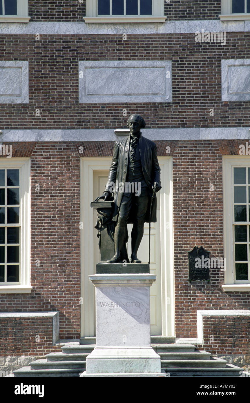 Washington statue independence hall philadelphia hi-res stock ...