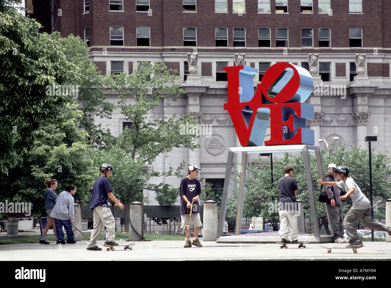 USA, Pennsylvania, Philadelphia. LOVE Statue in JFK park near City Hall ...