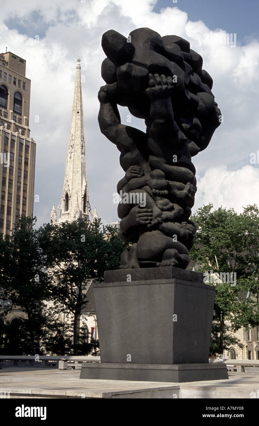 USA, Pennsylvania, Philadelphia. Government of the People statue in ...