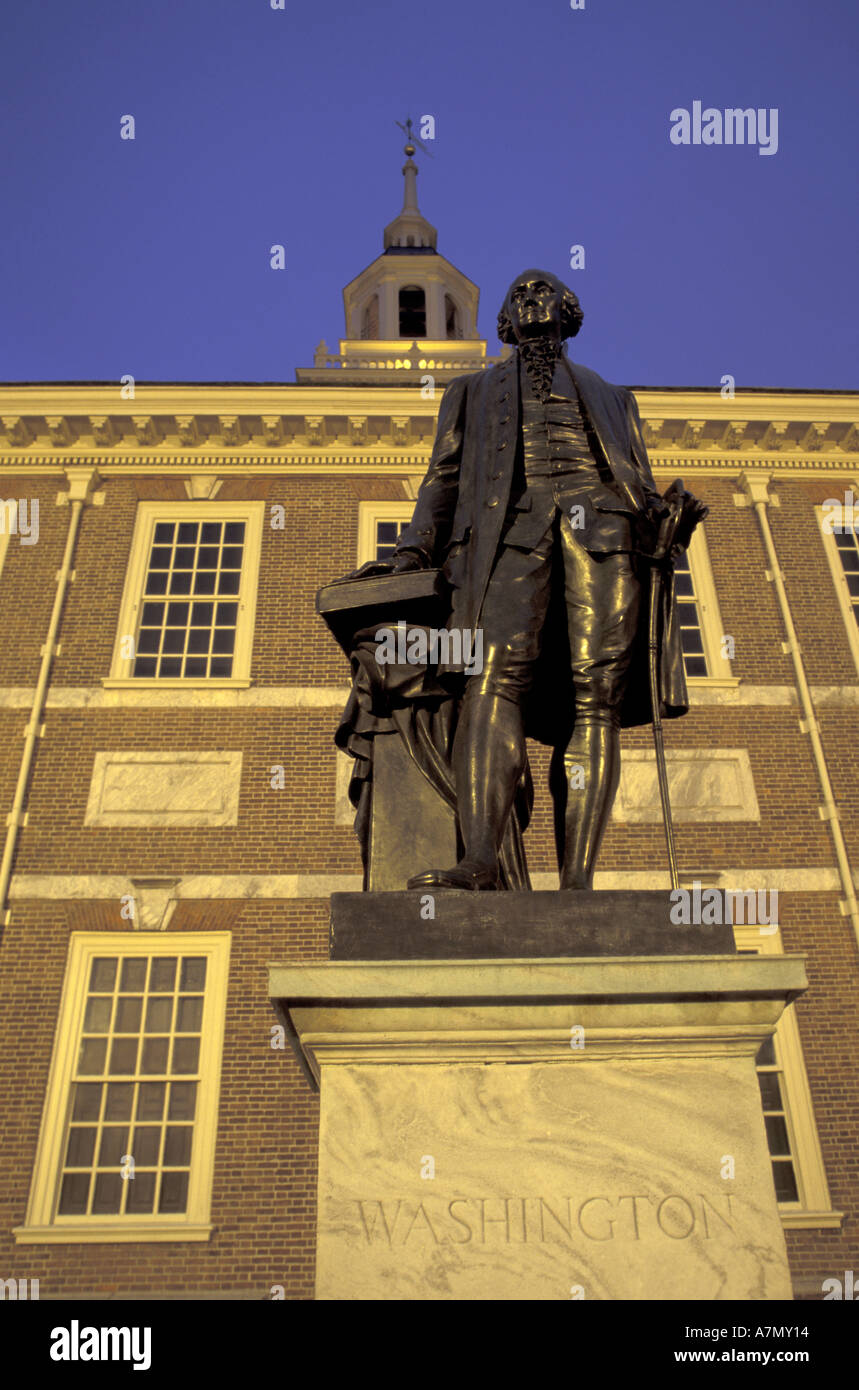 USA, Philadelphia, Pennsylvania Statue of George Washington at ...