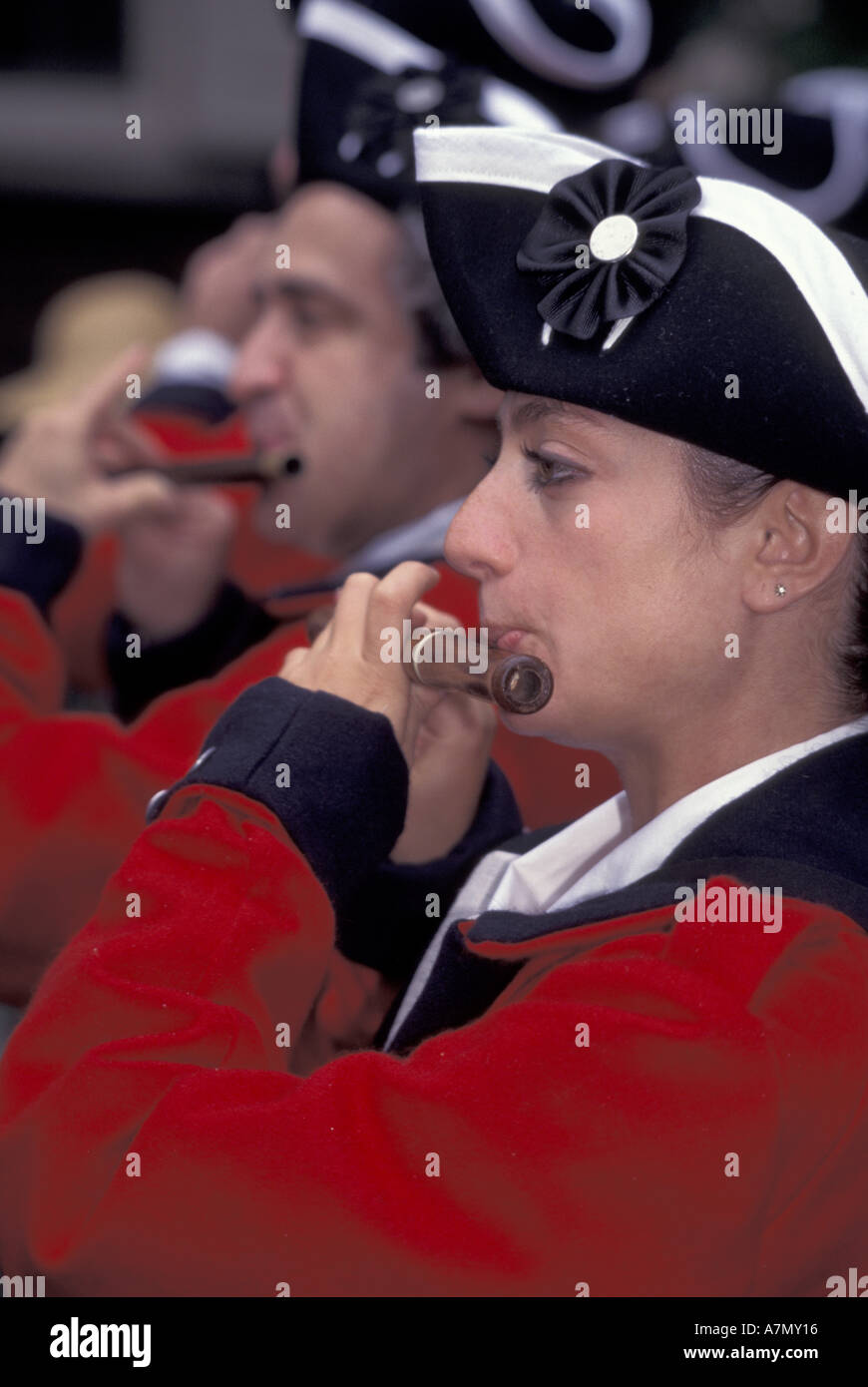 Female drum statue hi-res stock photography and images - Alamy