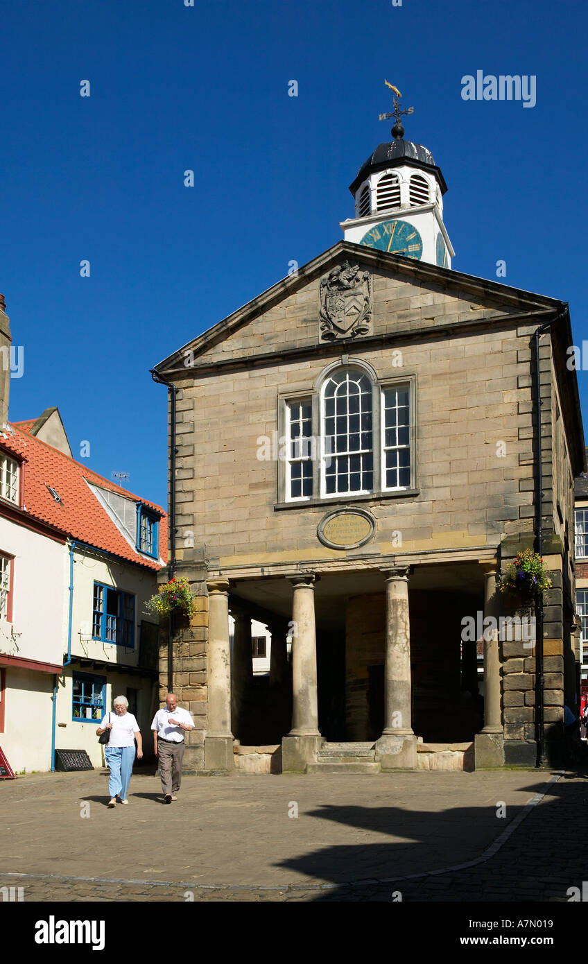 Whitby fish market hi-res stock photography and images - Alamy
