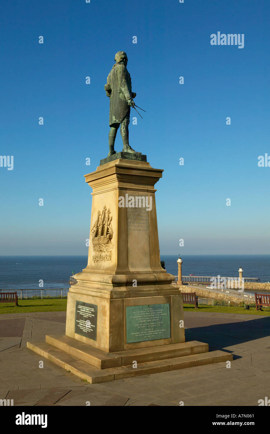 CAPTAIN COOK MEMORIAL STATUE WHITBY FISHING VILLAGE YORKSHIRE ENGLAND ...