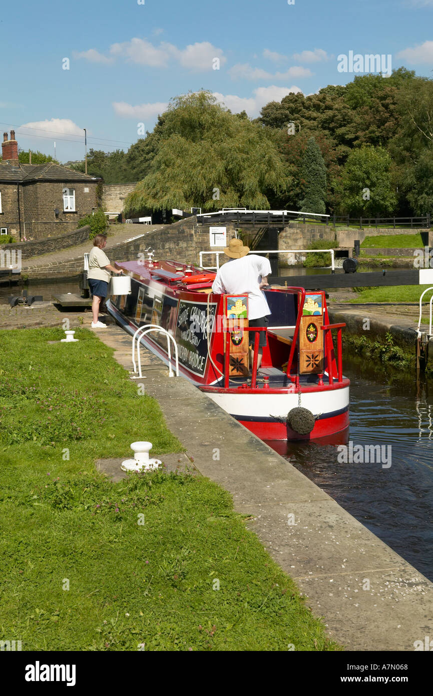 CANAL BARGE SALTERHEBBLE LOCK YORKSHIRE ENGLAND Stock Photo - Alamy