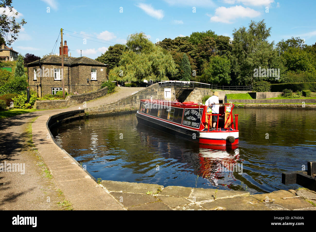 CANAL BARGE SALTERHEBBLE LOCK YORKSHIRE ENGLAND Stock Photo - Alamy