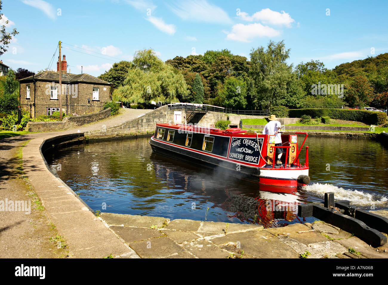 CANAL BARGE SALTERHEBBLE LOCK YORKSHIRE ENGLAND Stock Photo - Alamy