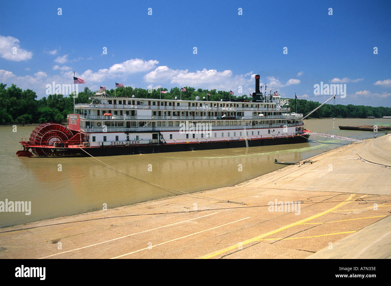 The Delta Queen on the Mississippi River Stock Photo - Alamy