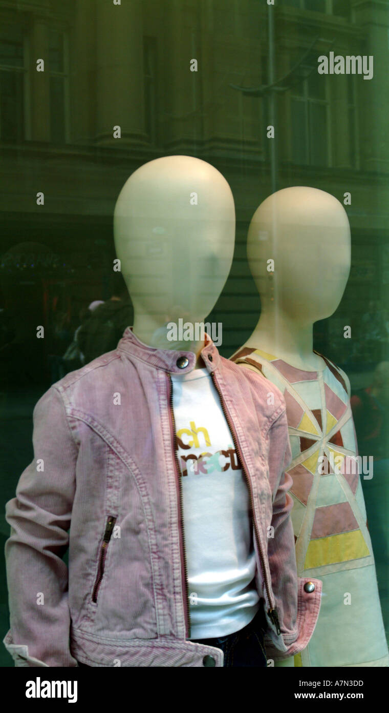 Talking dummies hi-res stock photography and images - Alamy
