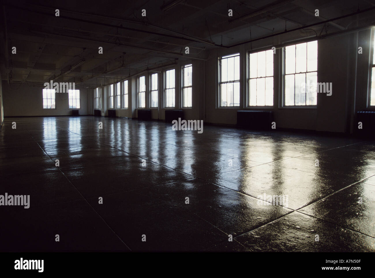 Unoccupied interior space hi-res stock photography and images - Alamy
