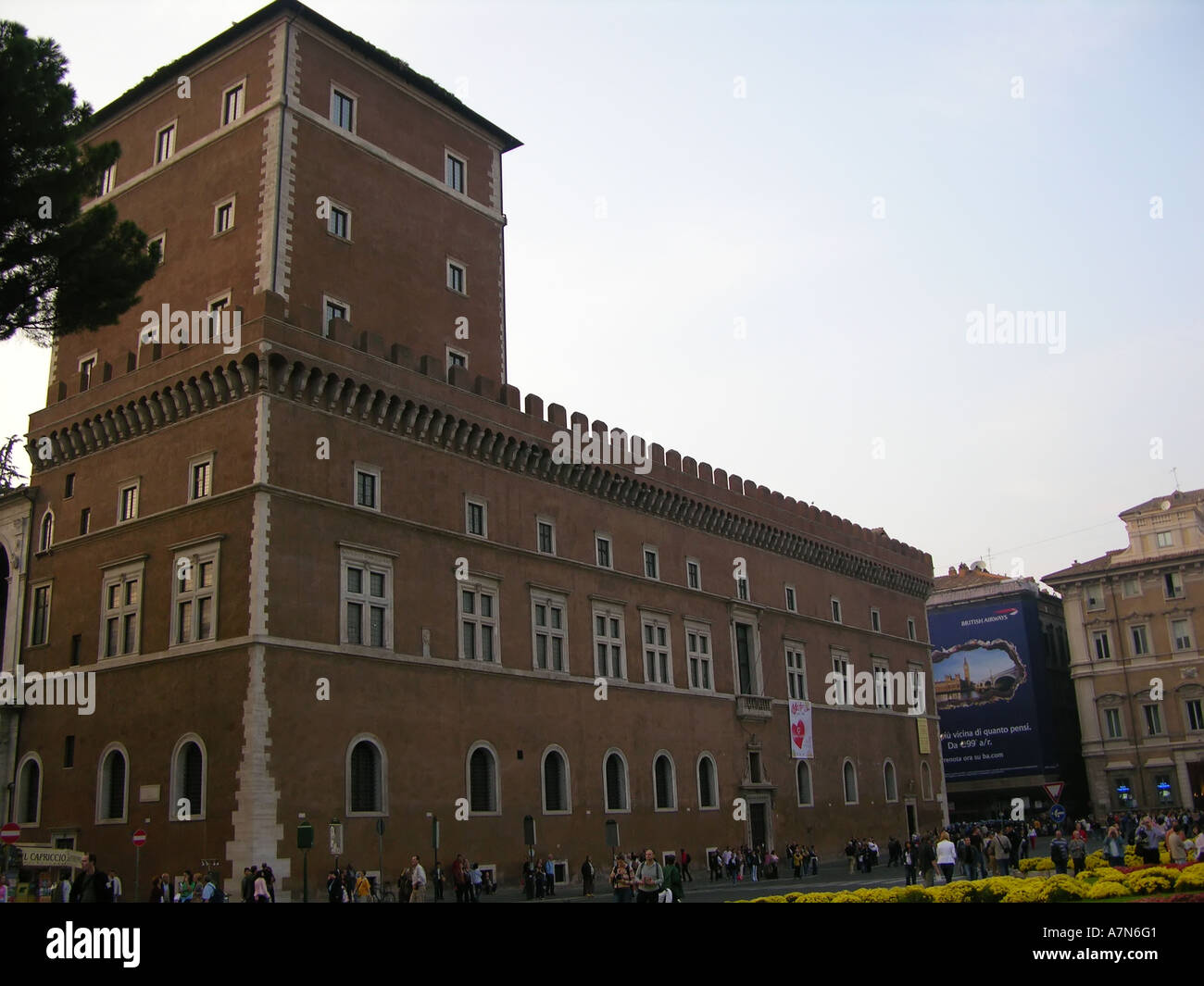 Palazzo venezia rome hi-res stock photography and images - Alamy