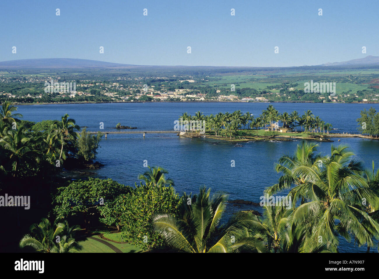 Hilo bay pacific ocean hi-res stock photography and images - Alamy