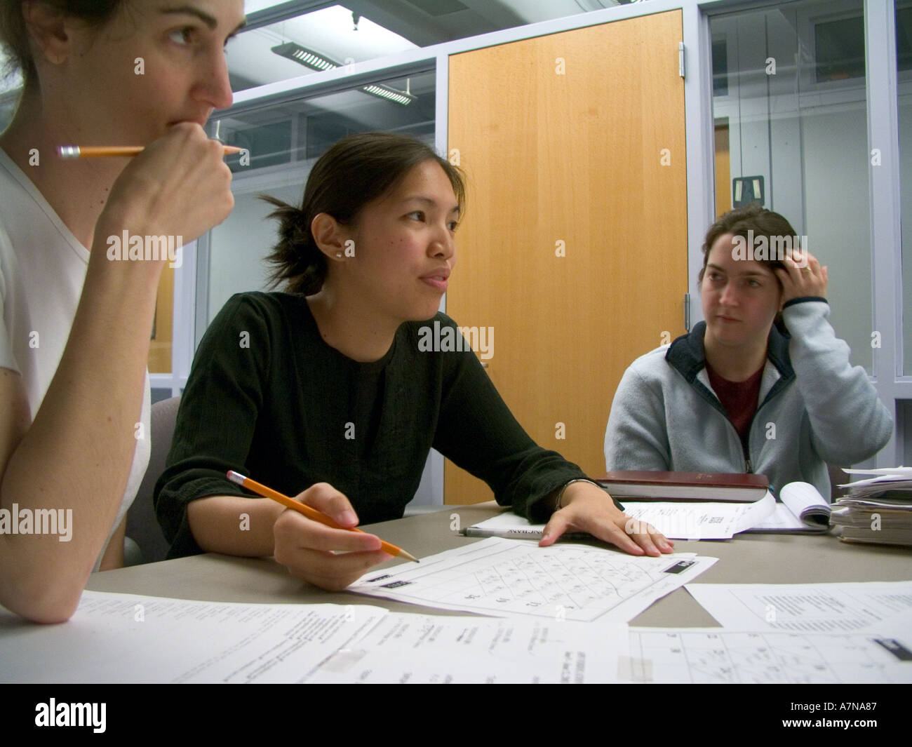 Study groups hi-res stock photography and images - Alamy