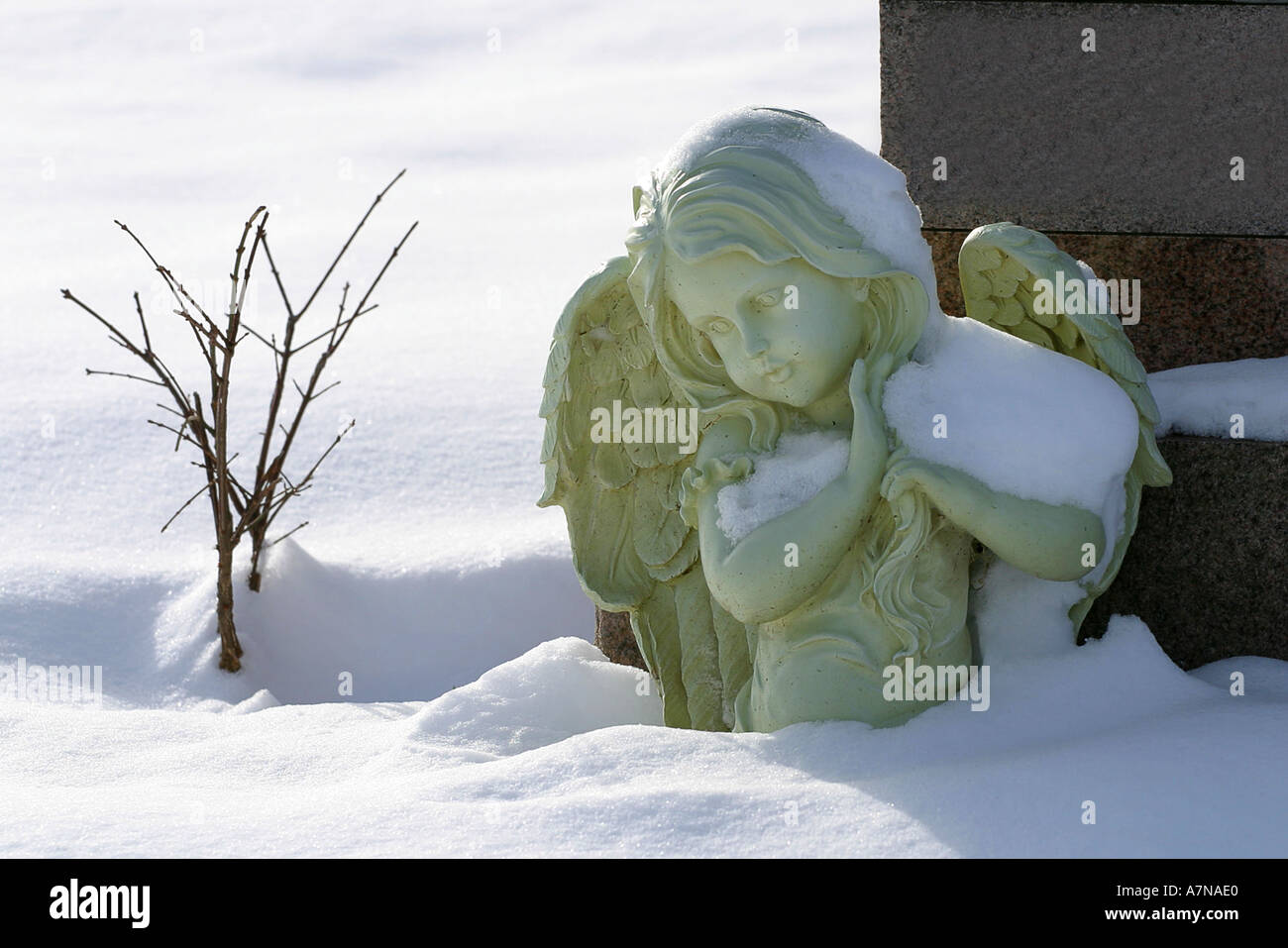 Snow angel cemetery statue hi-res stock photography and images - Alamy