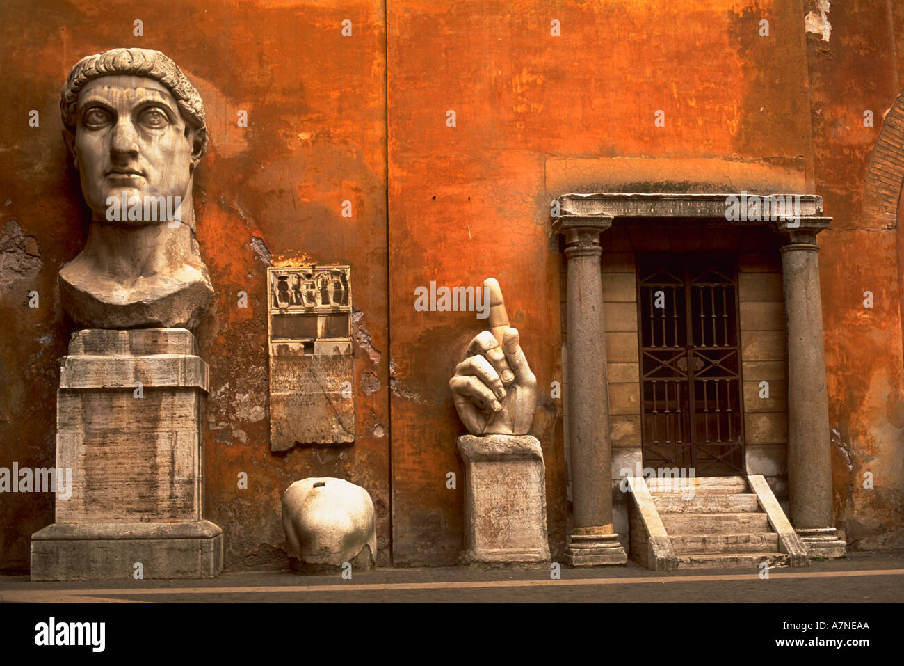 Statues of the roman coloseum hi-res stock photography and images - Alamy