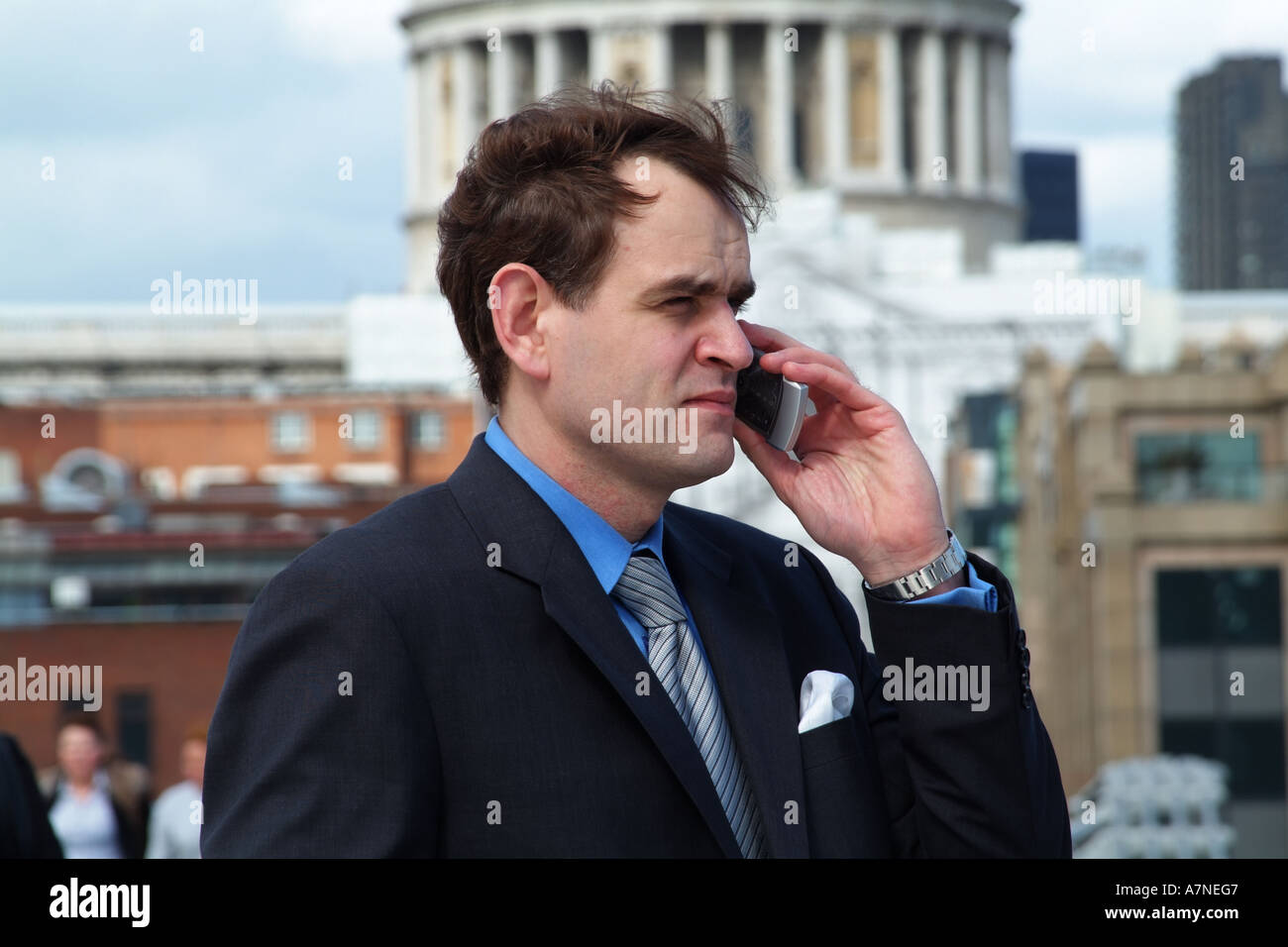 Traditional british telephone working hi-res stock photography and ...