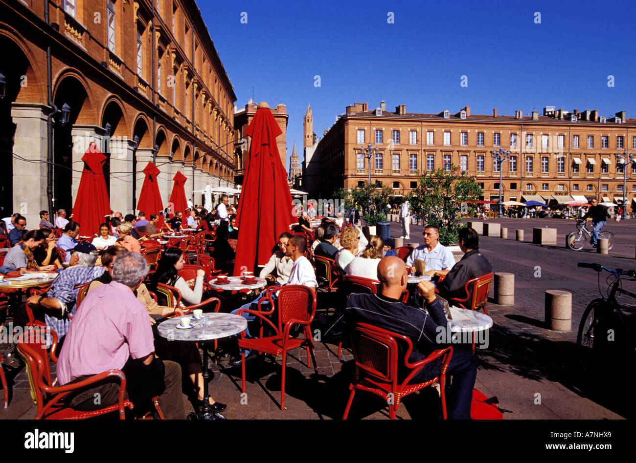 France, Haute Garonne, Toulouse, cafe terrace on Place du Capitole ...