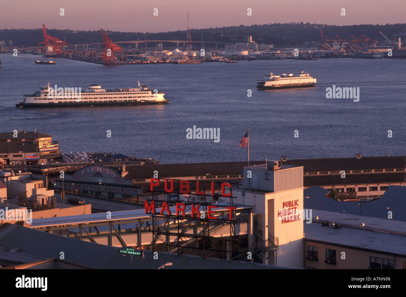 Pike place market seattle ferries hi-res stock photography and images ...