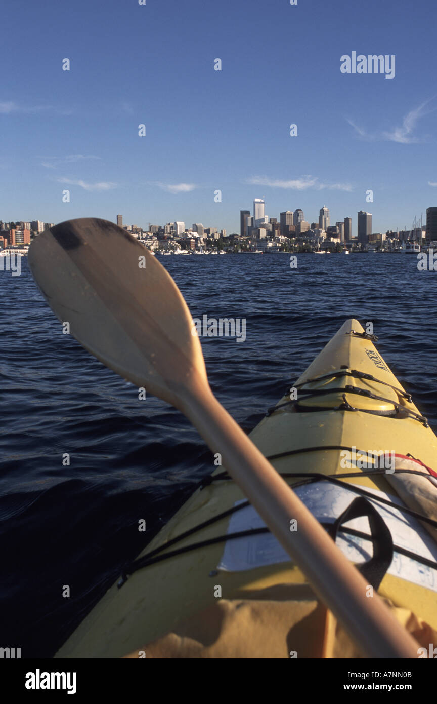 Seattle skyline kayaking hi-res stock photography and images - Alamy