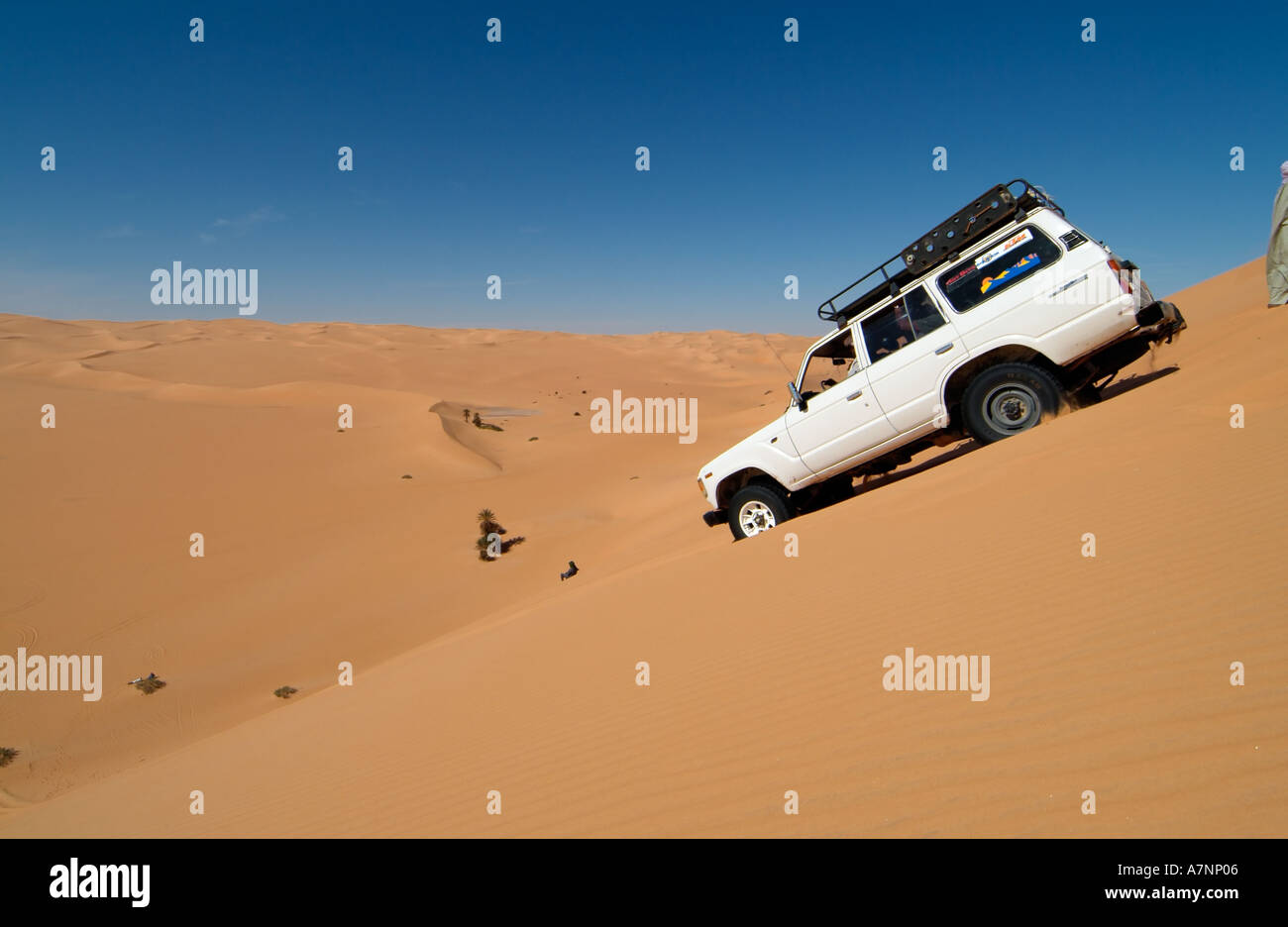 Sand dunes in the ubari desert hi-res stock photography and images - Alamy