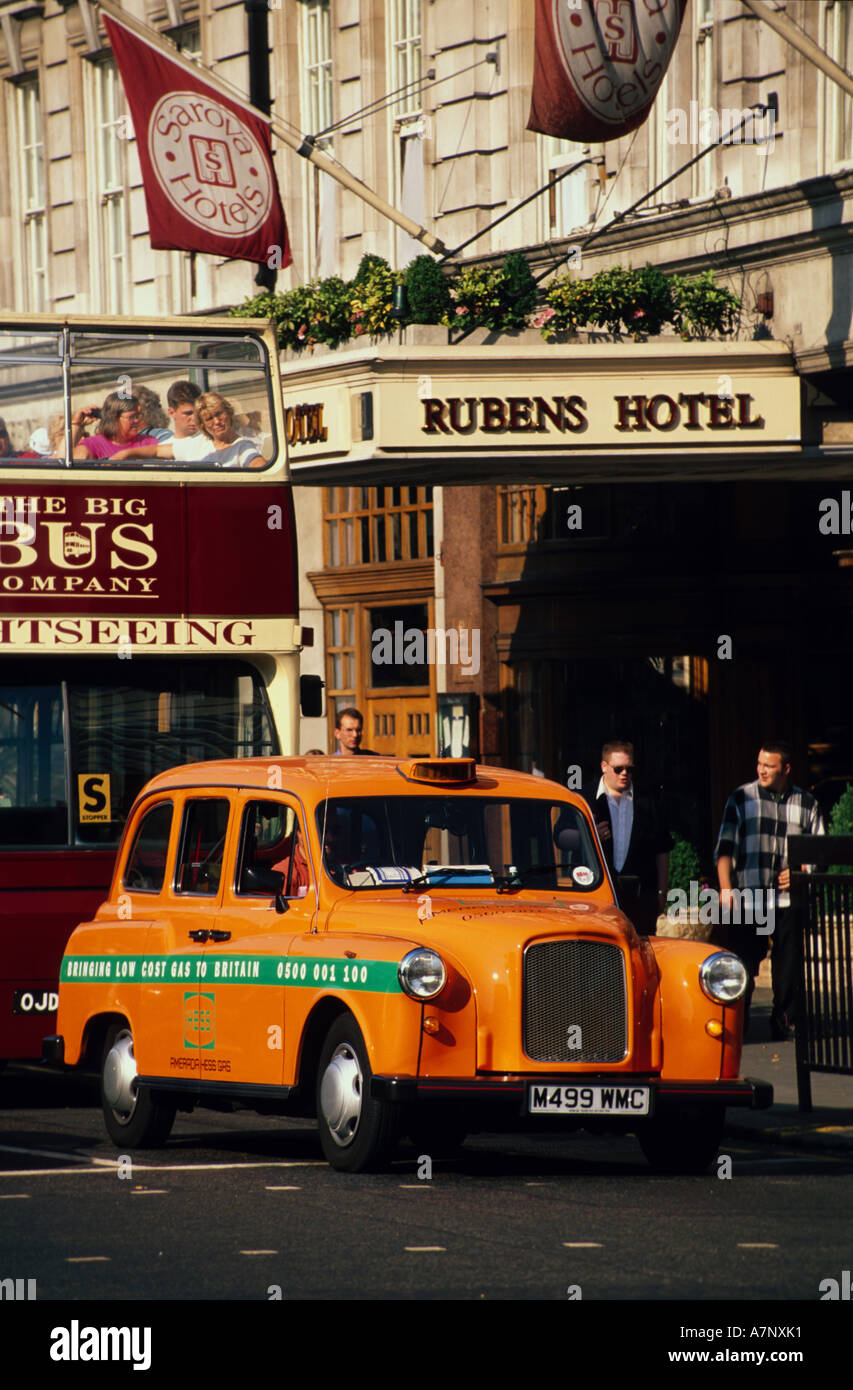 United Kingdom, London, an English cab Stock Photo - Alamy