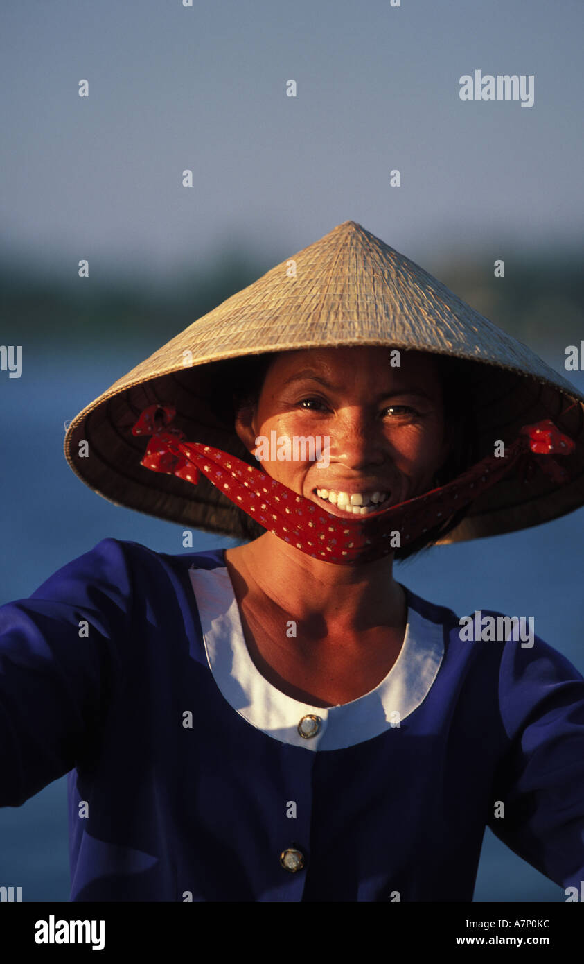 Vietnam, Mekong Delta, Can Tho, young rower crossing the Mekong river ...