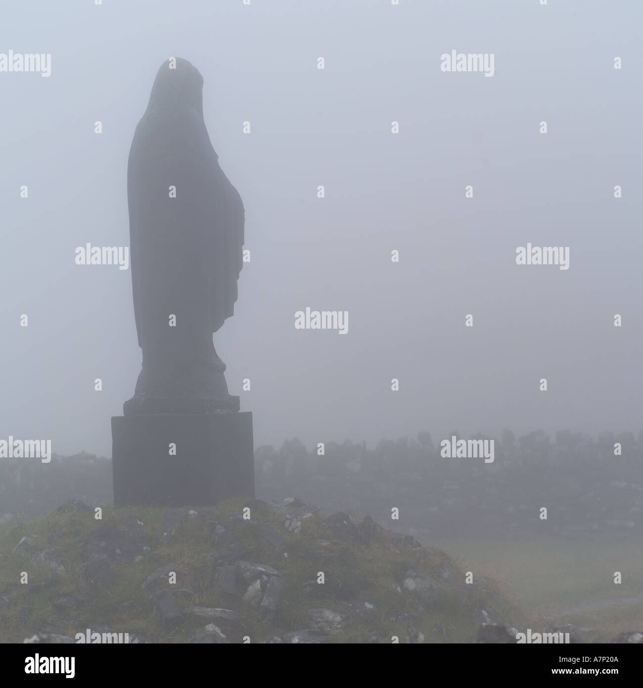Ireland mist statue hi-res stock photography and images - Alamy