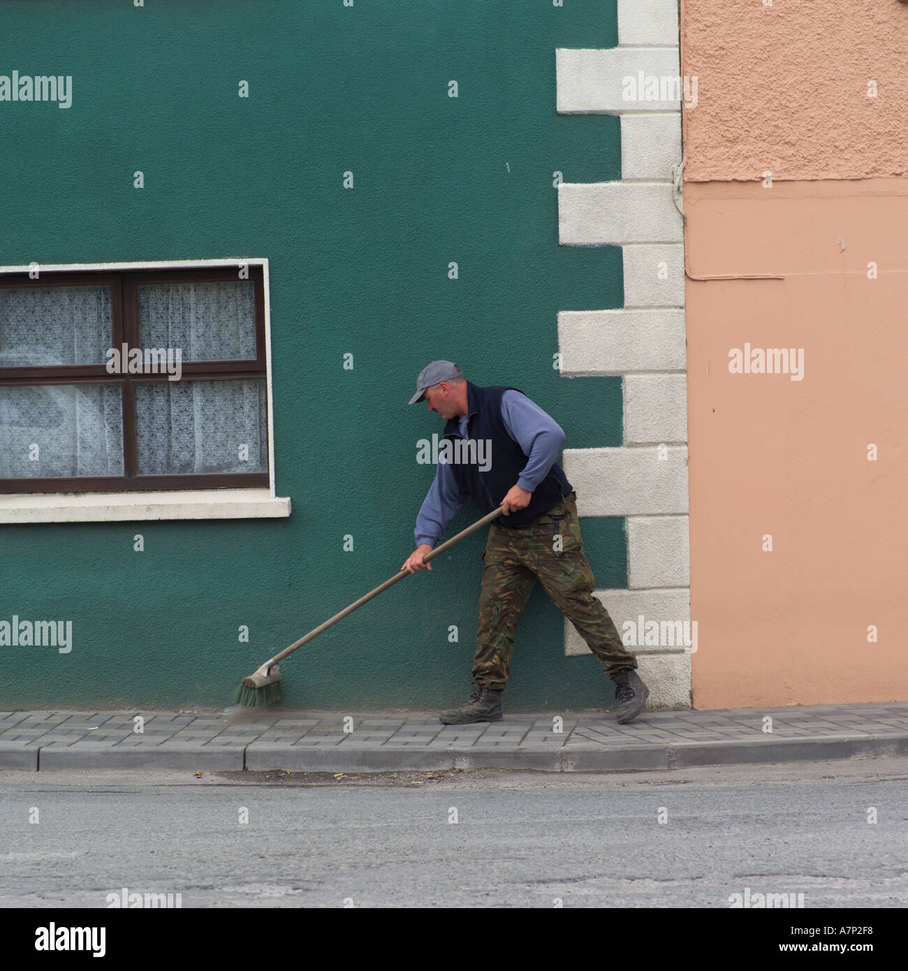 Sweep walls hi-res stock photography and images - Alamy
