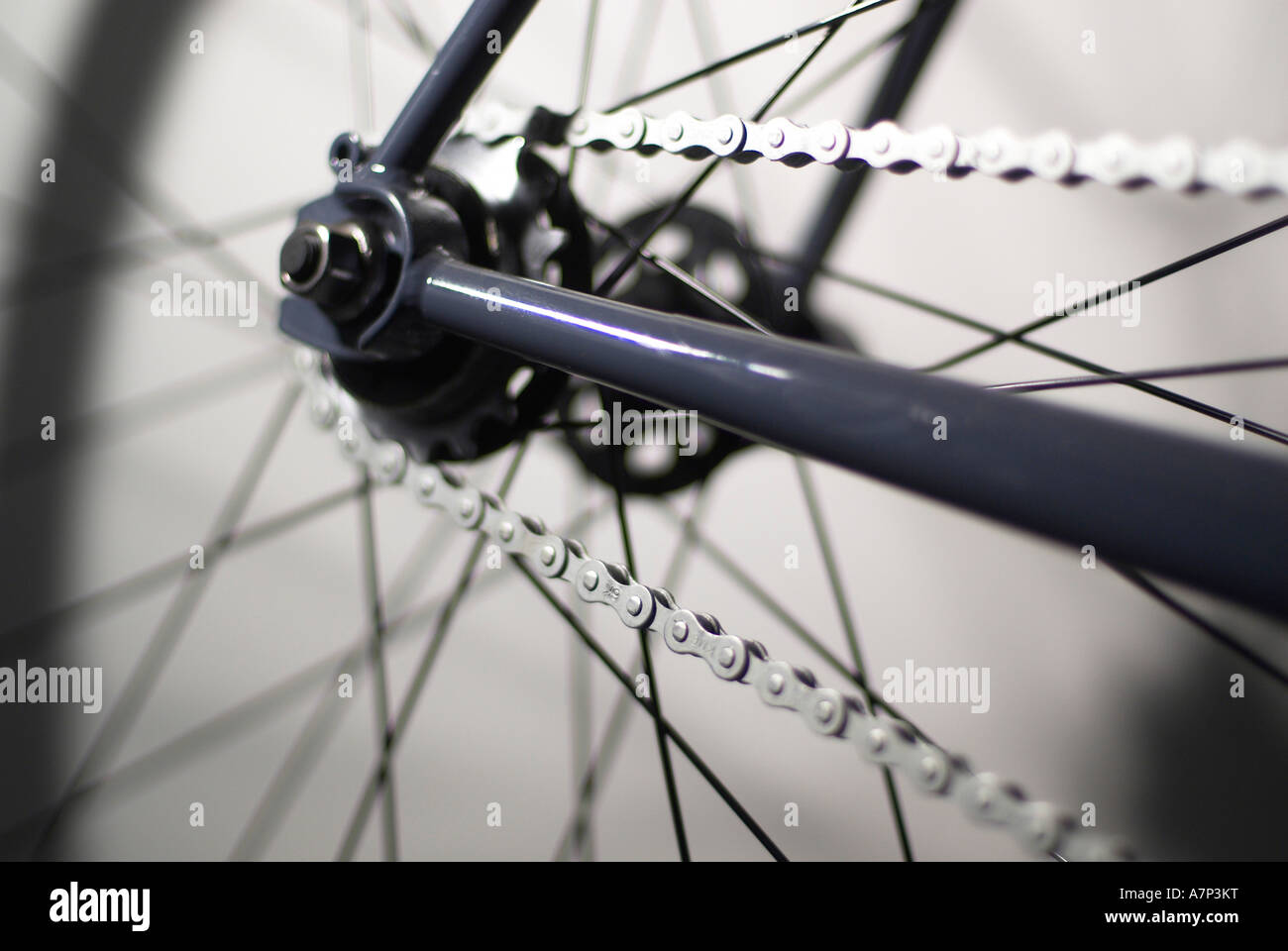 Kinetic cycle hi-res stock photography and images - Alamy