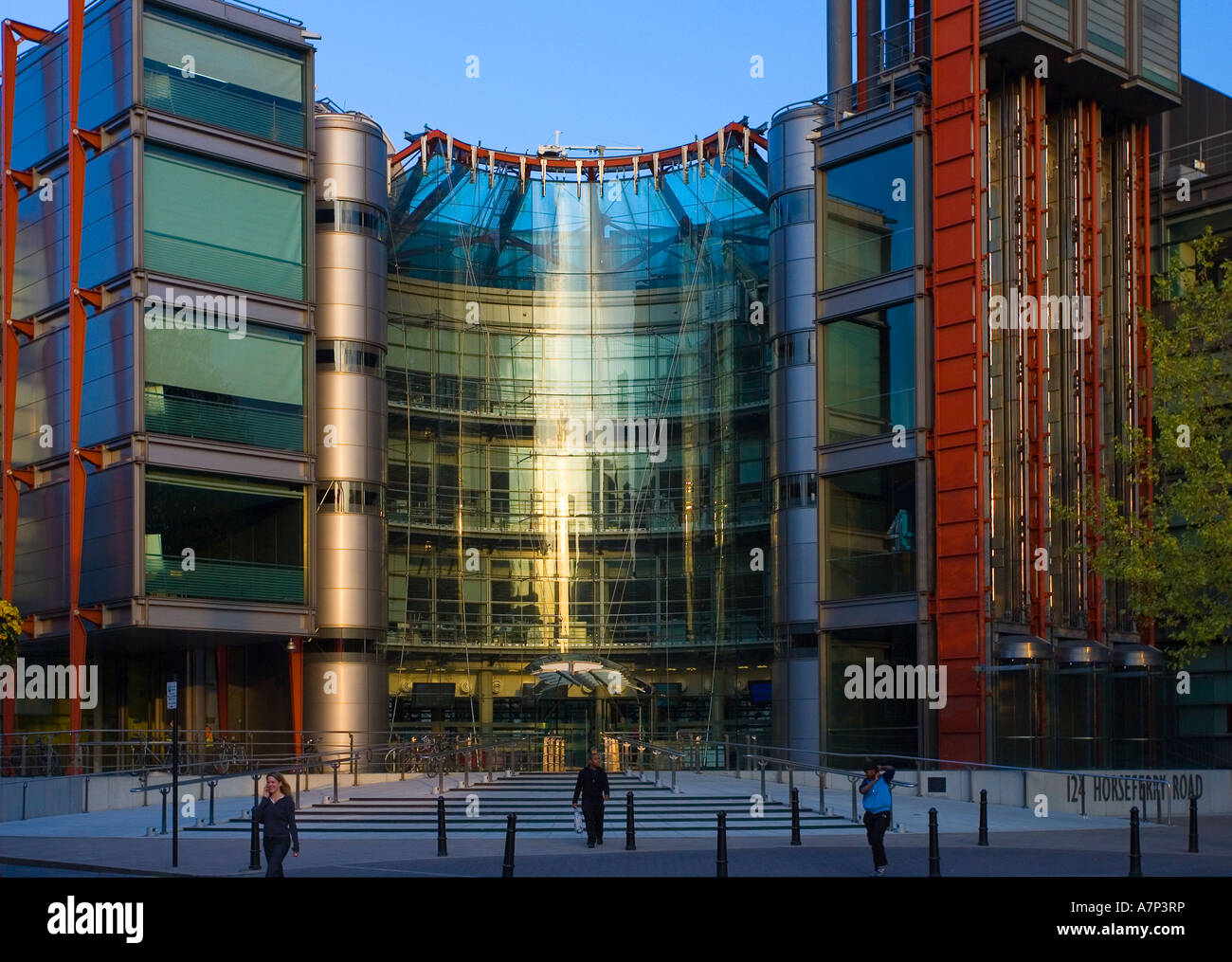 Channel 4 headquarters london hi-res stock photography and images - Alamy