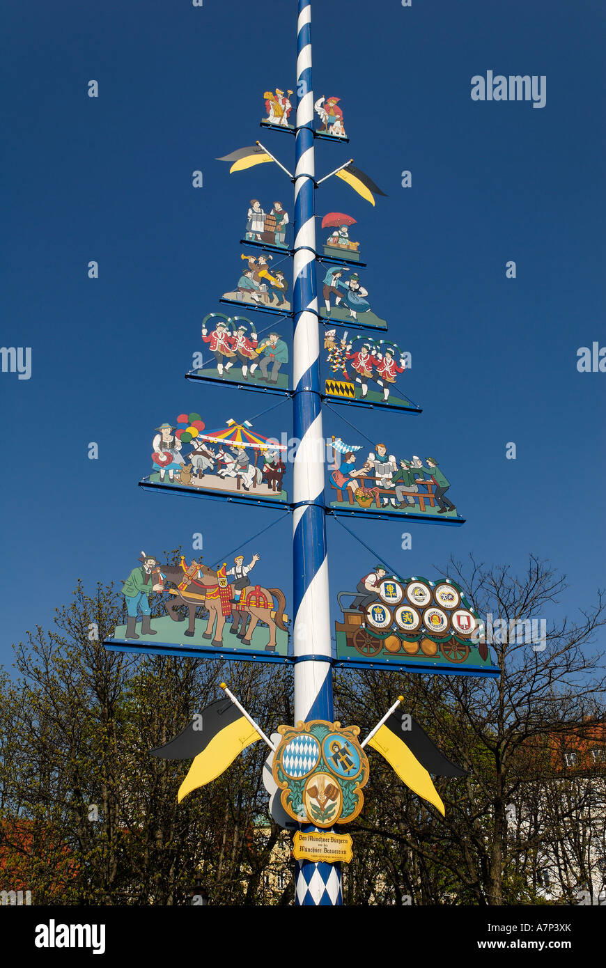 maypole at Viktualienmarkt Munich Bavaria Germany Stock Photo - Alamy