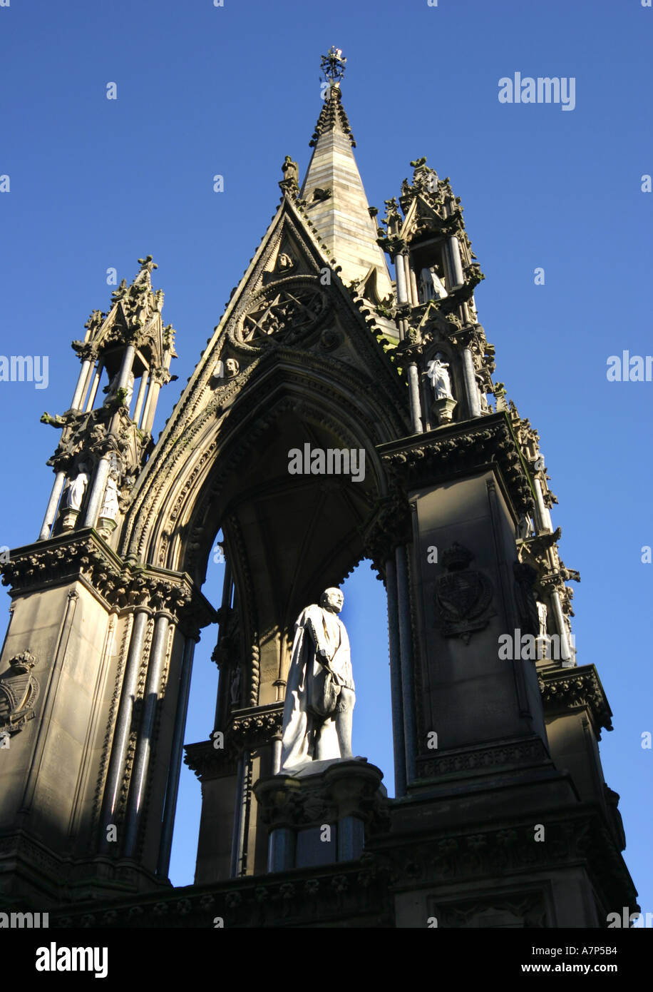 Albert Memorial Albert Square Manchester UK Stock Photo - Alamy