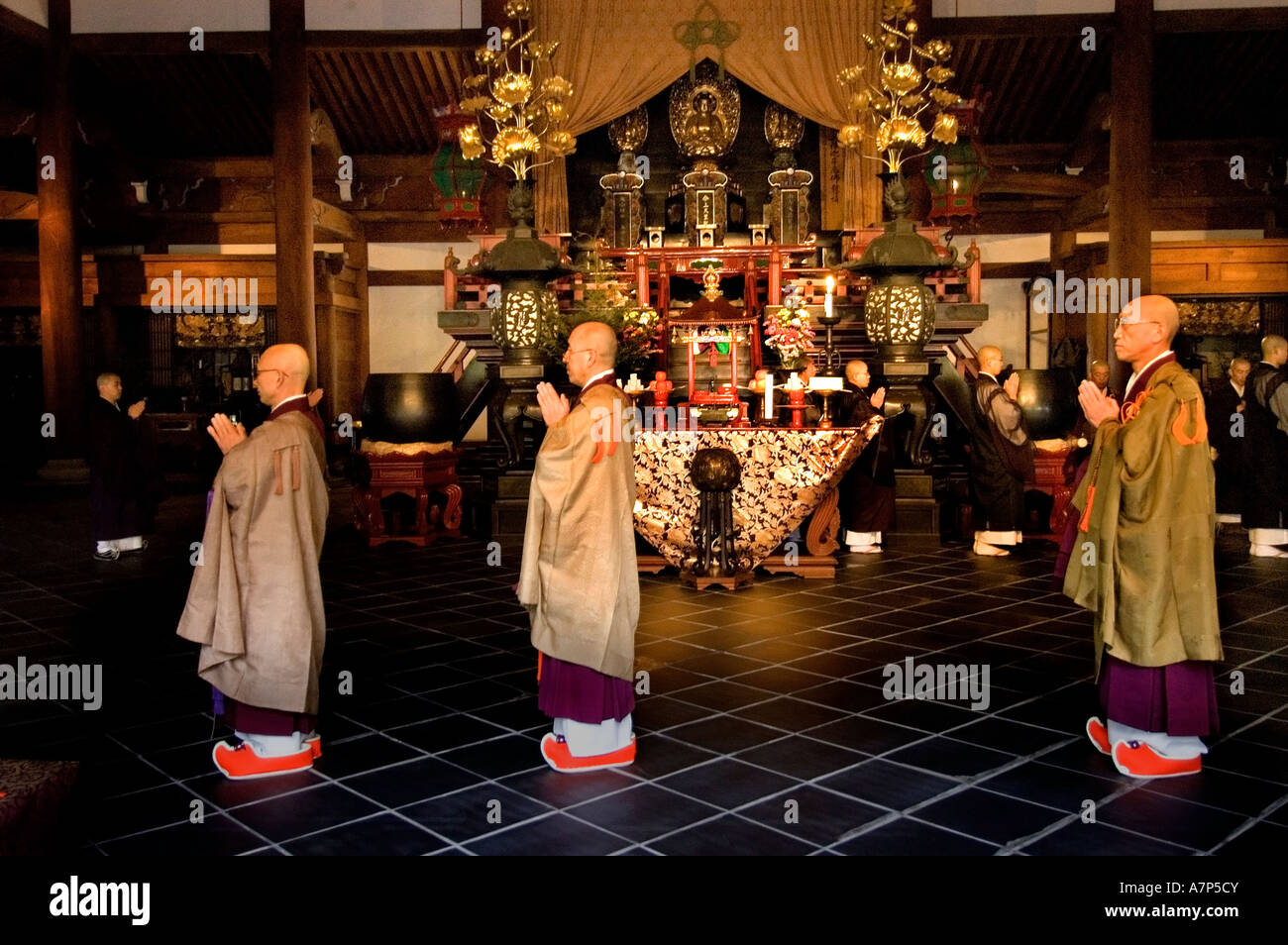 Japanese monks hi-res stock photography and images - Alamy