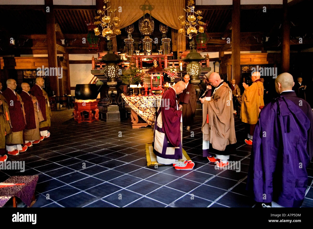 Japanese monks hi-res stock photography and images - Alamy