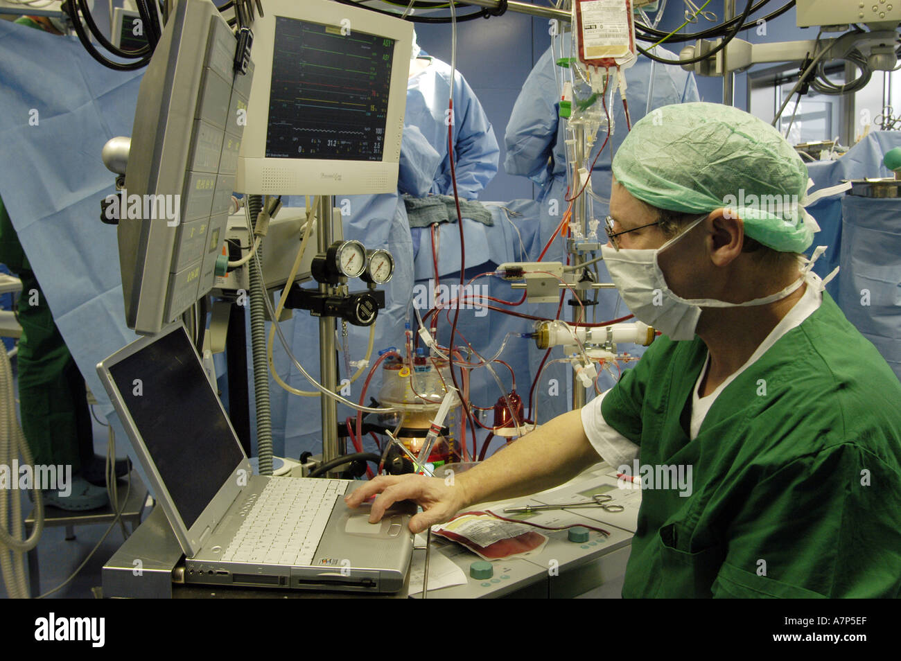 Herzoperation hi-res stock photography and images - Alamy