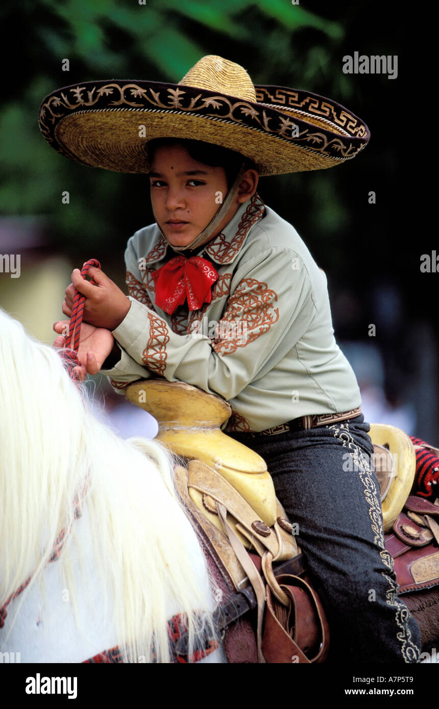 Boy wearing a sombrero hi-res stock photography and images - Alamy