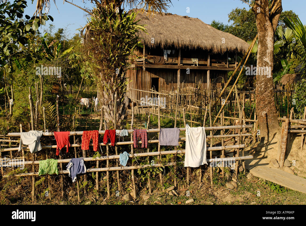 traditionelles Shan Haus in Putao Kachin State Myanmar traditional Shan ...