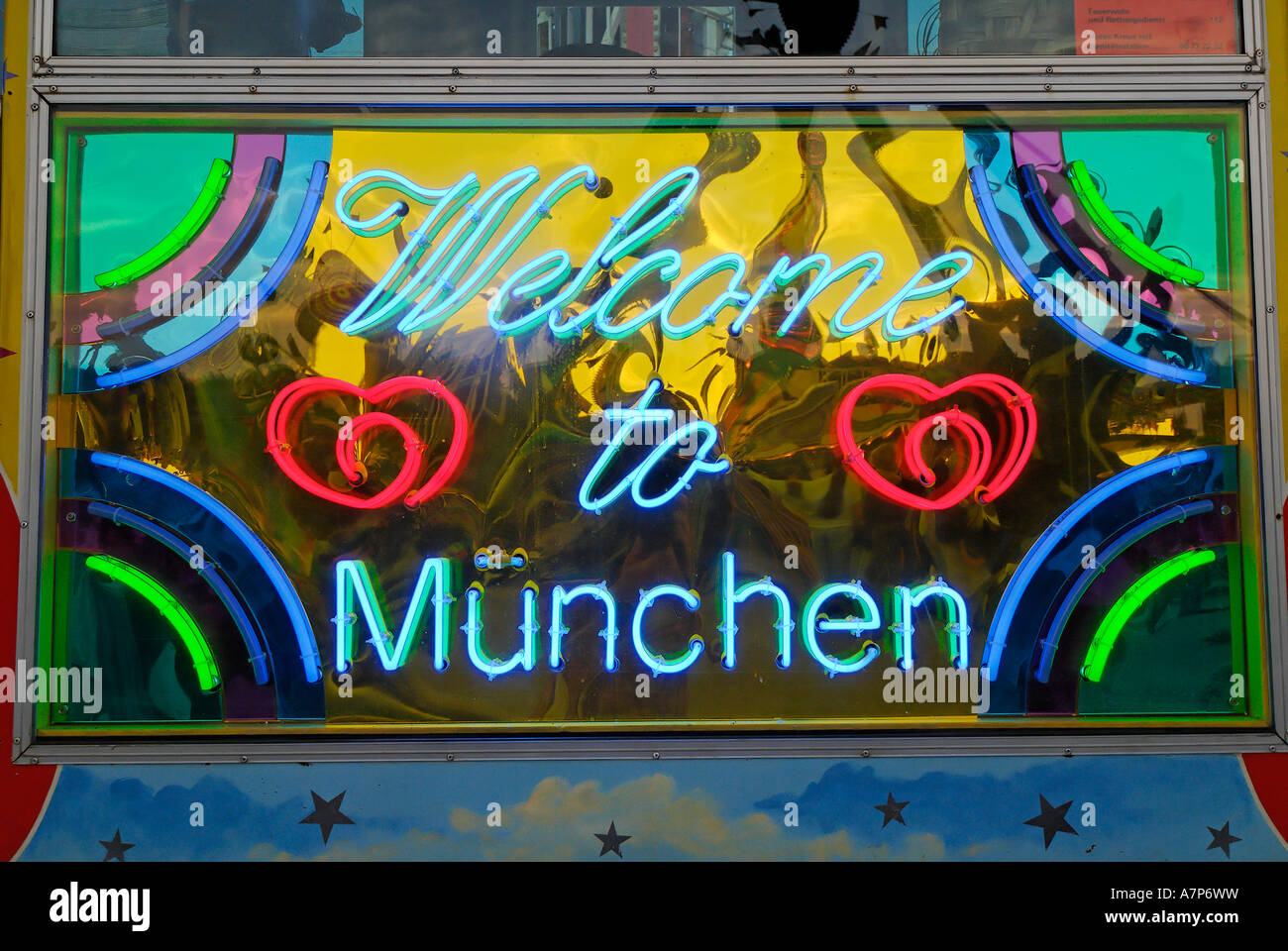 Oktoberfest welcome sign hi-res stock photography and images - Alamy