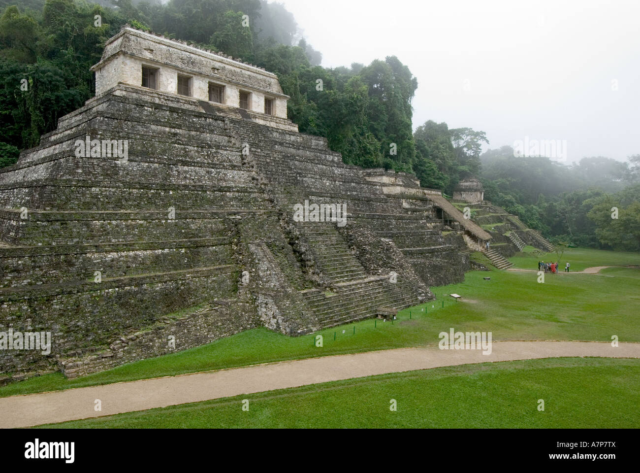 Templo de las Inscriptiones temple of the inscriptions Maya ...