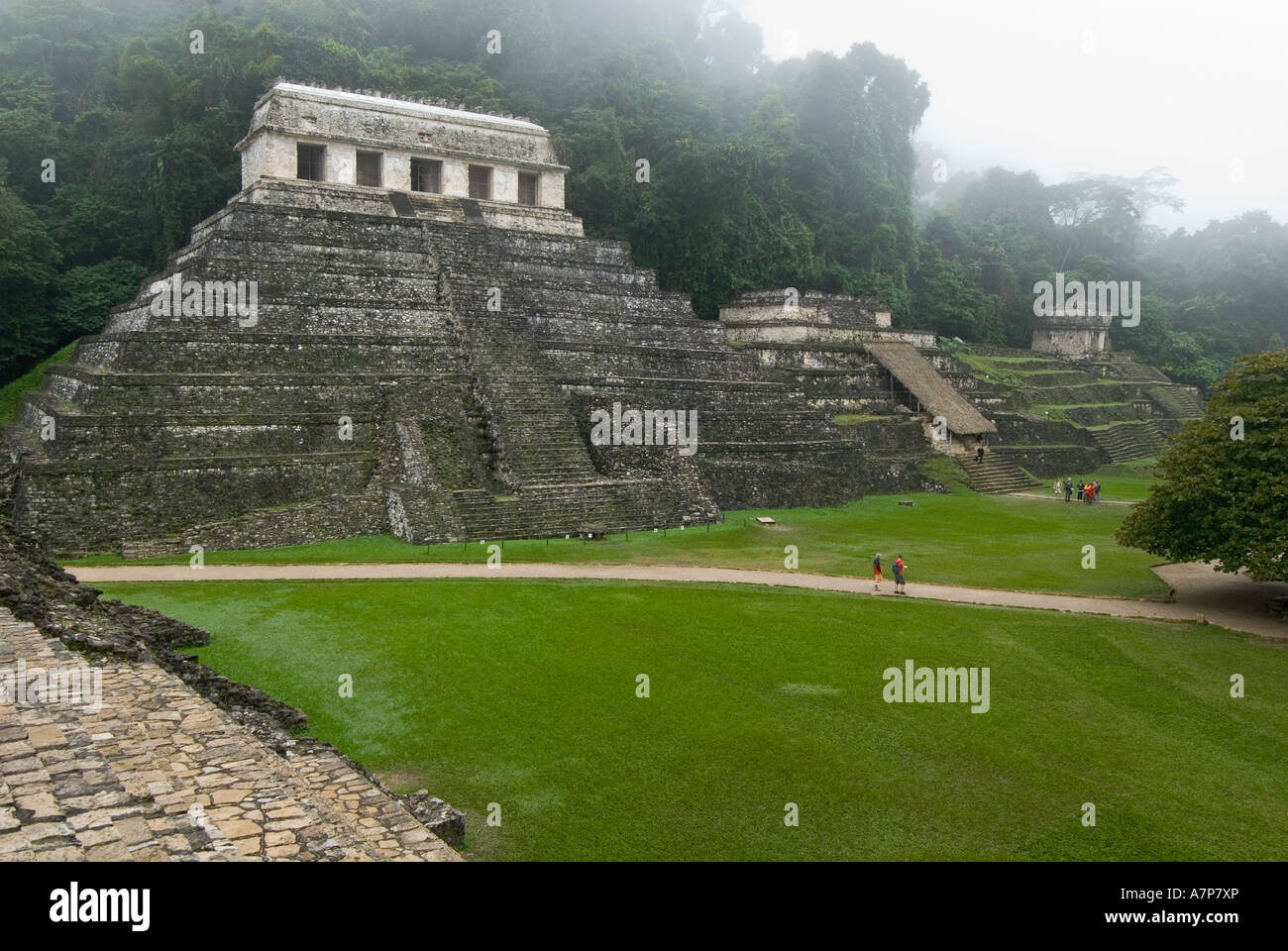 Templo de las Inscriptiones temple of the inscriptions Maya ...