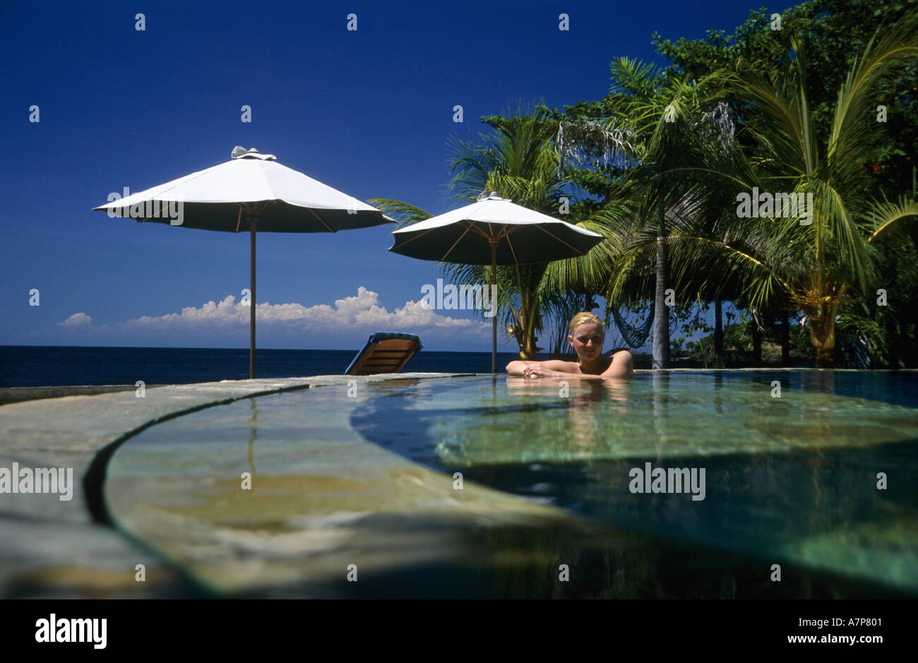 chillen at the pool Thomas Aichinger V W Stock Photo - Alamy