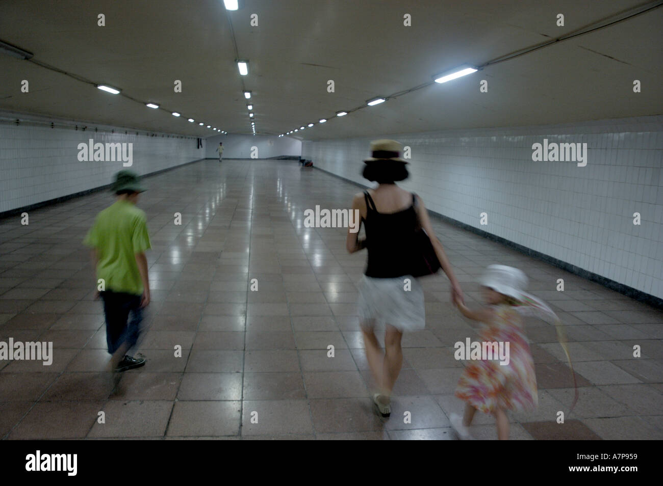 Girl ambiance china hi-res stock photography and images - Alamy